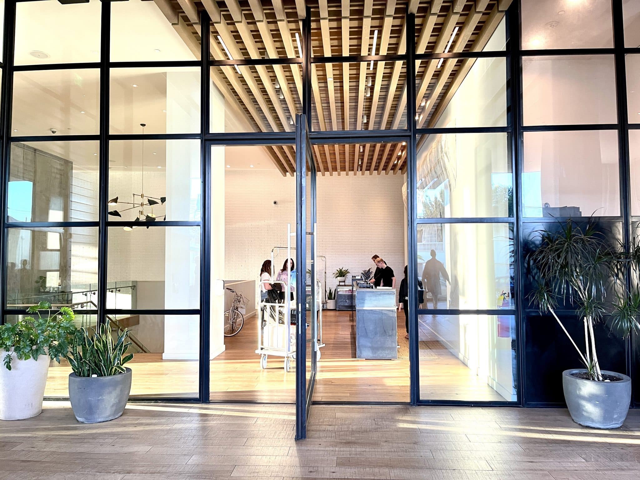 Review: the Kimpton Everly Hotel in Los Angeles, USA - Luc & June ...