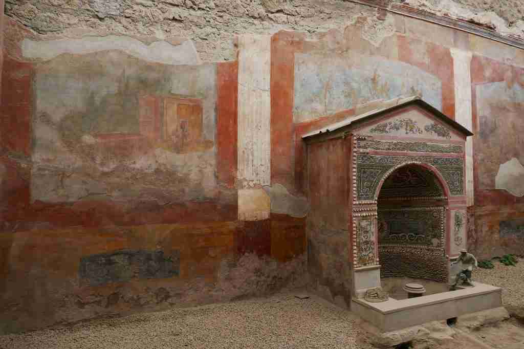 Where is Pompeii city: a dazzling time capsule of Ancient Rome